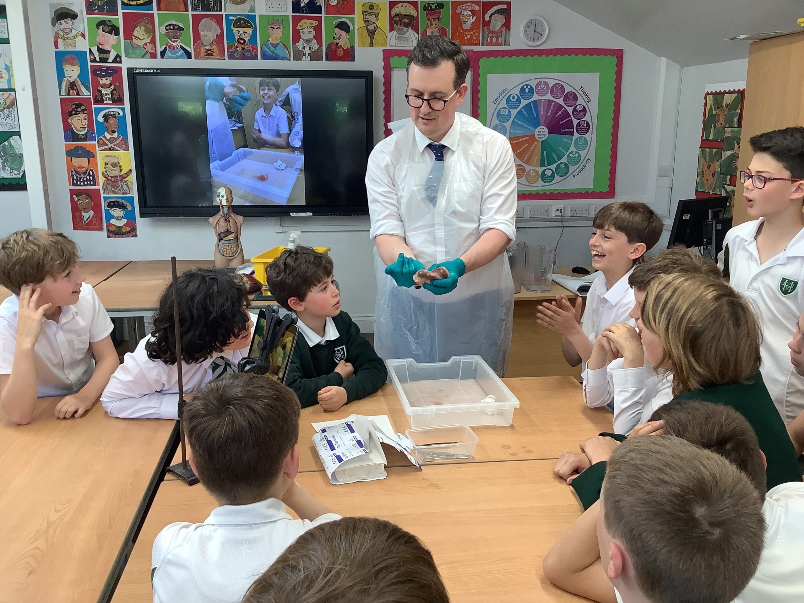 Year 6 Dissection Lesson | Surbiton High School